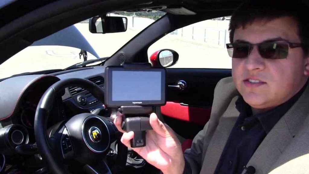 2012 Fiat 500 Abarth Drive Review and Road Test - Auto Buyer's Guide